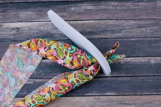 How To Make The Easiest Ever DIY No Sew Fabric Flip Flops!