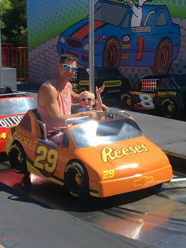 What To Pack For Your Trip to Valleyfair Amusement Park! + Beach Bash ...