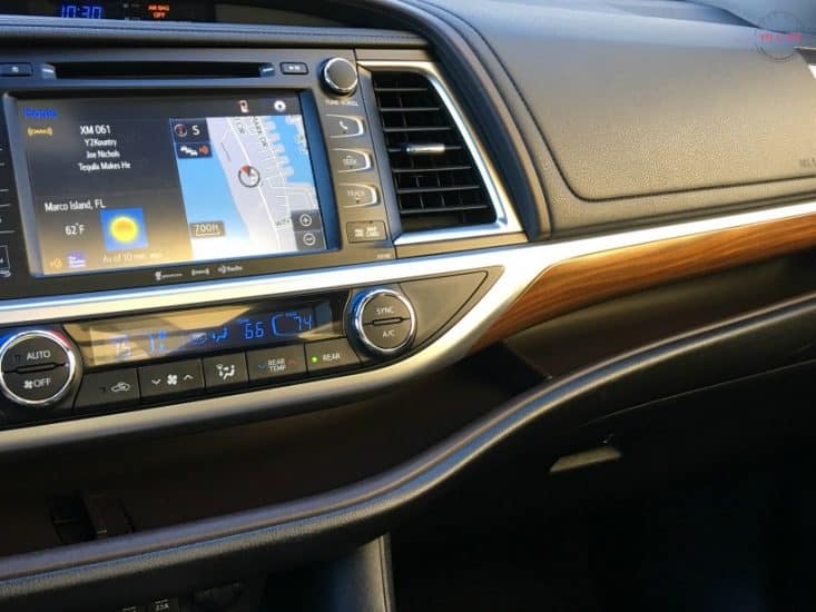 Best Family SUV: What Does The Toyota Highlander 2017 Offer Families ...